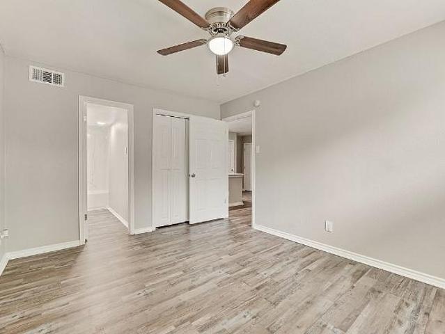 2 Br, 2 bath, Apartment 2703 N Buckner Boulevard