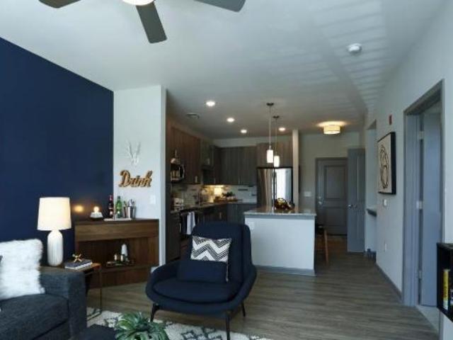 2 Br, 2 bath, Apartment 2841 Manorcrest Ct
