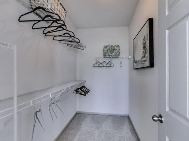 2 Br, 2 bath, Apartment 2800 Pontiac Dr