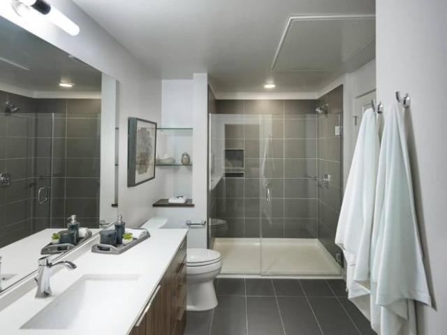 2 Br, 2 bath, Apartment 2801 Kelvin Ave