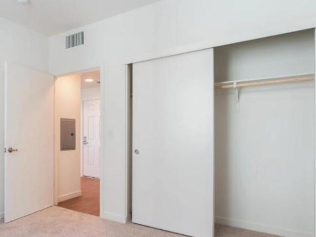 2 Br, 2 bath, Apartment 2829 Breaker Way