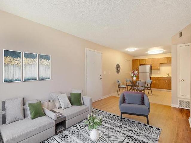 2 Br, 2 bath, Apartment 2831 W 27th Avenue