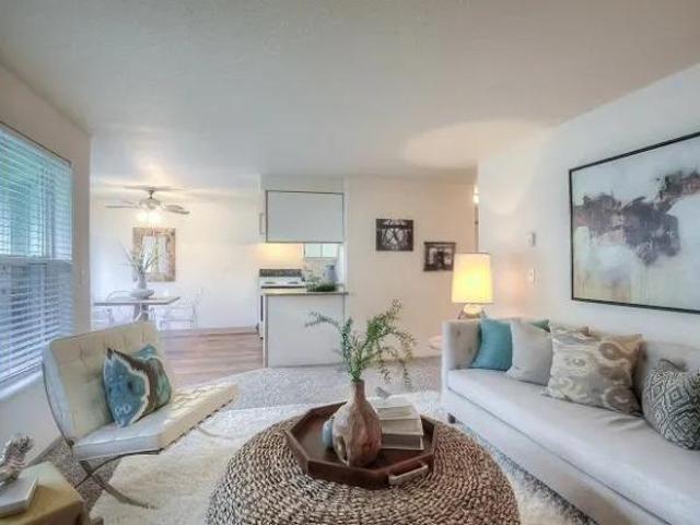 2 Br, 2 bath, Apartment 2831 SE Palmquist Rd