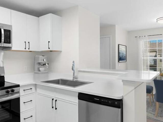 2 Br, 2 bath, Apartment 2945 Layfair Dr