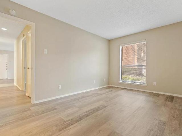 2 Br, 2 bath, Apartment 2955 Alouette Dr