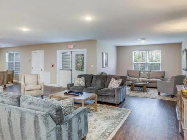 2 Br, 2 bath, Apartment 295 Webster St