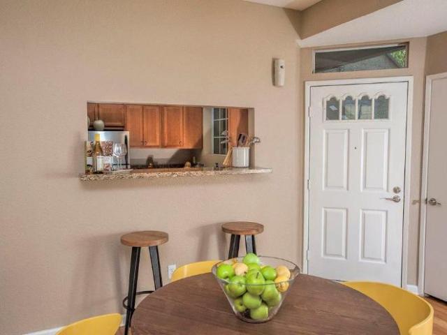 2 Br, 2 bath, Apartment 2900 Weald Way