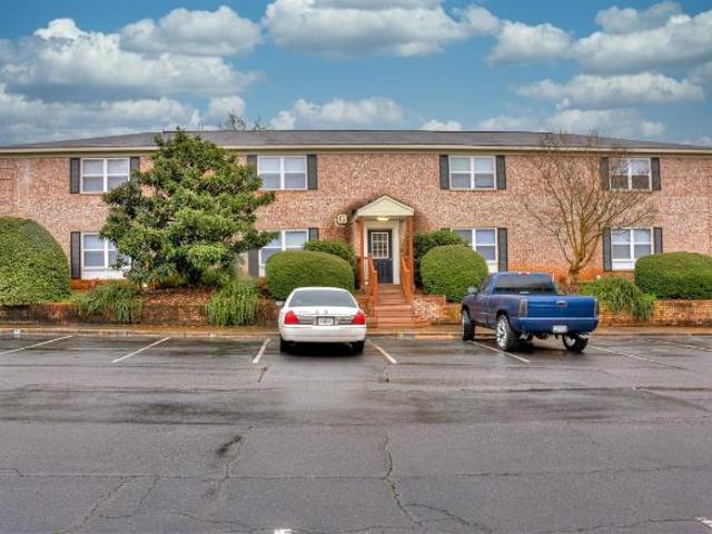2 Br, 2 bath, Apartment 2905 Arrowhead Drive