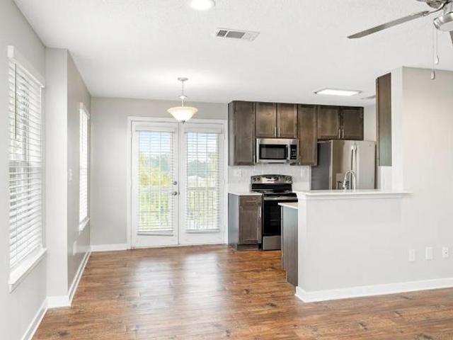 2 Br, 2 bath, Apartment 29 Park Pl