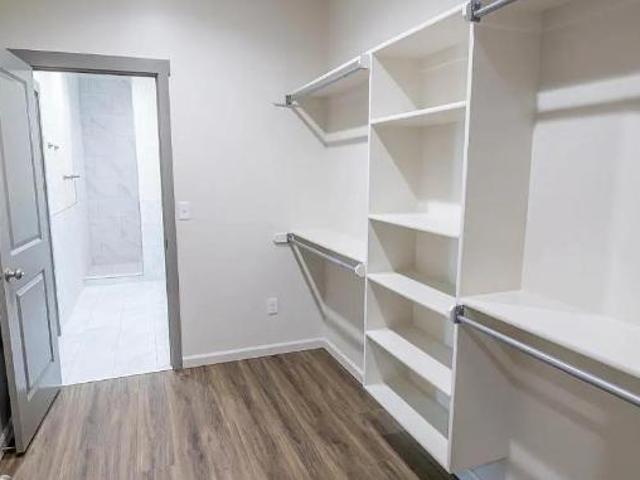 2 Br, 2 bath, Apartment 2 Emerald Ct