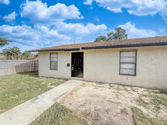 2 Br, 2 bath, Apartment 3070 Swain Boulevard