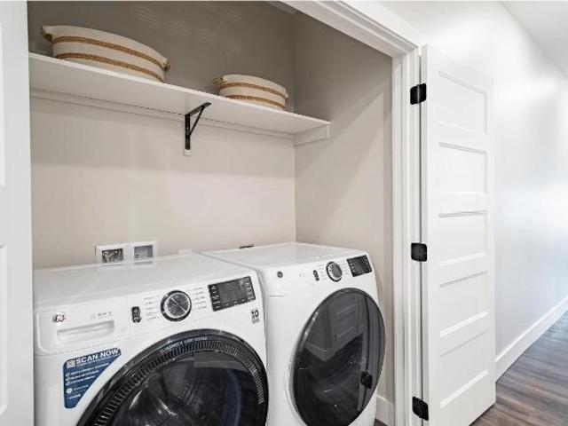 2 Br, 2 bath, Apartment 3001 S 21st Ave