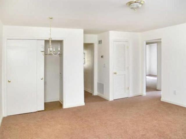 2 Br, 2 bath, Apartment 300 Hurt Rd Se
