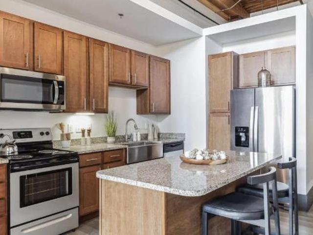 2 Br, 2 bath, Apartment 300 S Firestone St