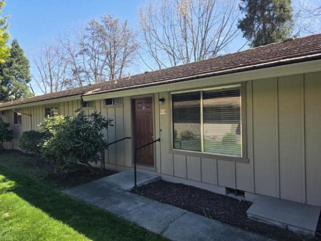 2 Br, 2 bath, Apartment 300 Shafer Ln