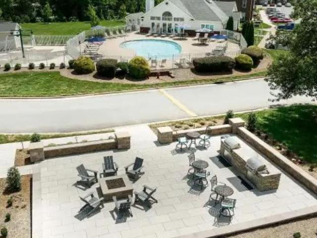 2 Br, 2 bath, Apartment 3016 Seth Ct