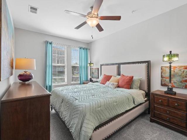 2 Br, 2 bath, Apartment 3020 Bluebird Ln