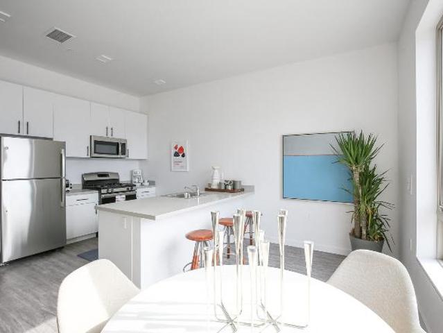 2 Br, 2 bath, Apartment 3030 Chapman Street