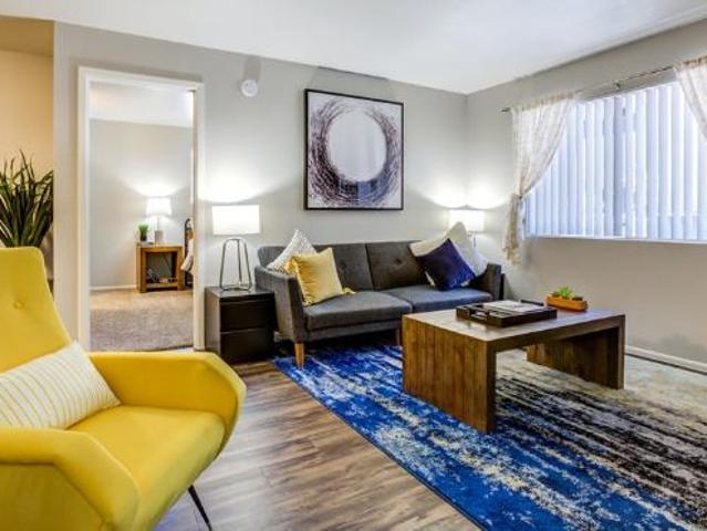 2 Br, 2 bath, Apartment 3030 E Broadway Rd