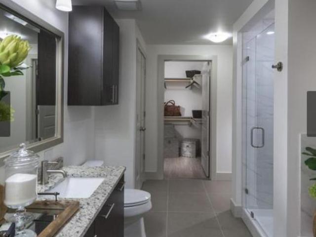 2 Br, 2 bath, Apartment 3150 Roswell Road NW