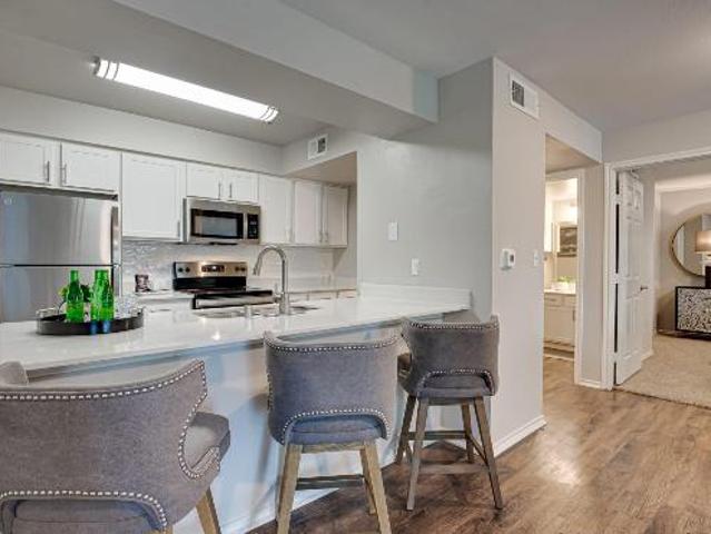 2 Br, 2 bath, Apartment 315 North Greenville Avenue