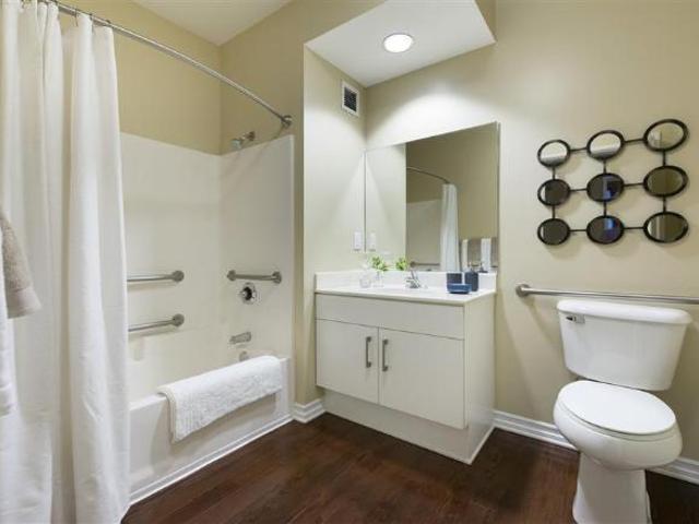 2 Br, 2 bath, Apartment 3183 Wilshire Blvd