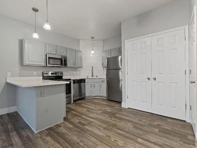 2 Br, 2 bath, Apartment 3191 Medical Center Drive
