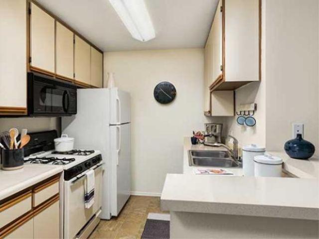 2 Br, 2 bath, Apartment 3100 Riverside Drive
