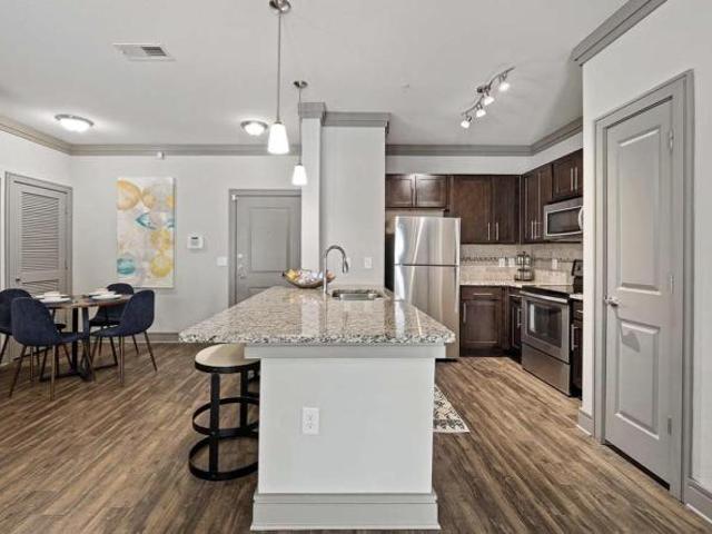 2 Br, 2 bath, Apartment 3101 Rise Dr