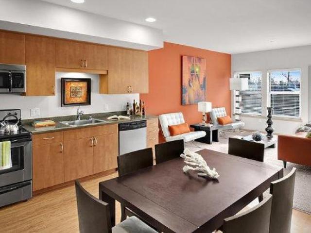 2 Br, 2 bath, Apartment 3111 S St