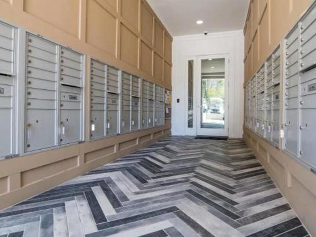 2 Br, 2 bath, Apartment 3130 Hillandale Rd
