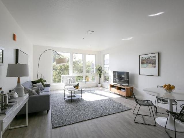 2 Br, 2 bath, Apartment 3250 Hollis St