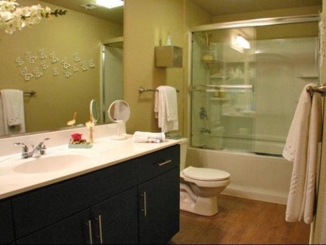 2 Br, 2 bath, Apartment 3250 S Arizona Ave