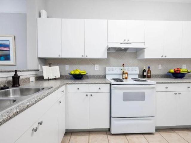 2 Br, 2 bath, Apartment 325 Midland Pkwy