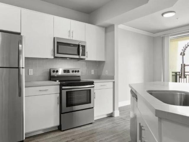 2 Br, 2 bath, Apartment 325 Cordova St