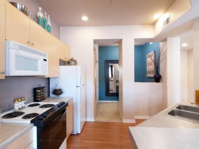 2 Br, 2 bath, Apartment 325 Cordova St