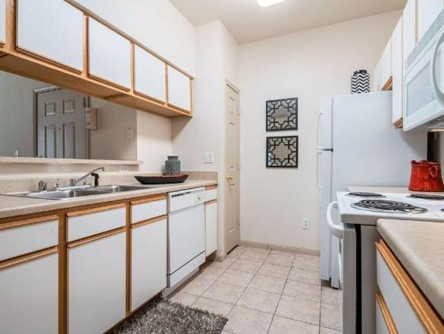2 Br, 2 bath, Apartment 325 S Jupiter Rd