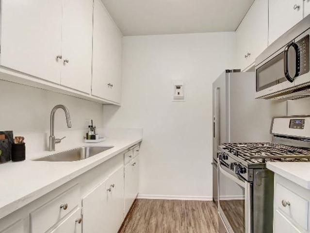 2 Br, 2 bath, Apartment 3270 Oakshire Dr
