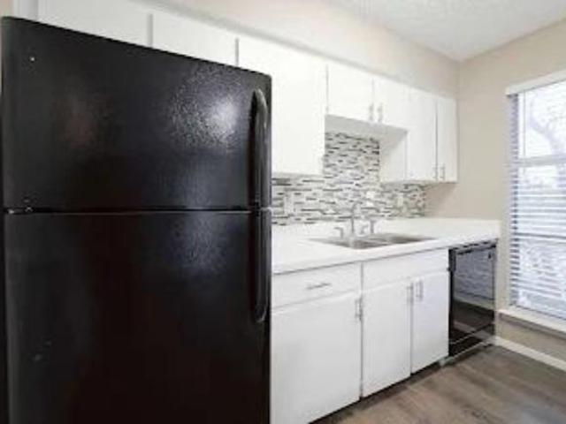2 Br, 2 bath, Apartment 3203 West Walnut Hill Lane
