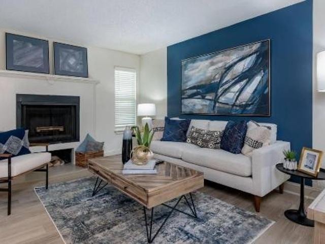 2 Br, 2 bath, Apartment 3200 Oakwood Village Ln