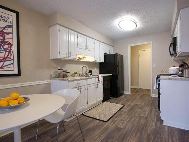 2 Br, 2 bath, Apartment 3207 Henderson Mill Rd