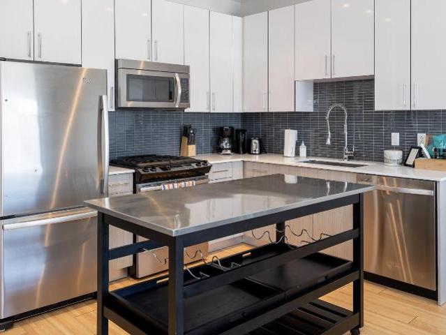 2 Br, 2 bath, Apartment 320 D Street