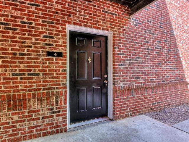 2 Br, 2 bath, Apartment 320 Peachtree Street