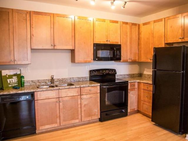 2 Br, 2 bath, Apartment 3214 Central Ave