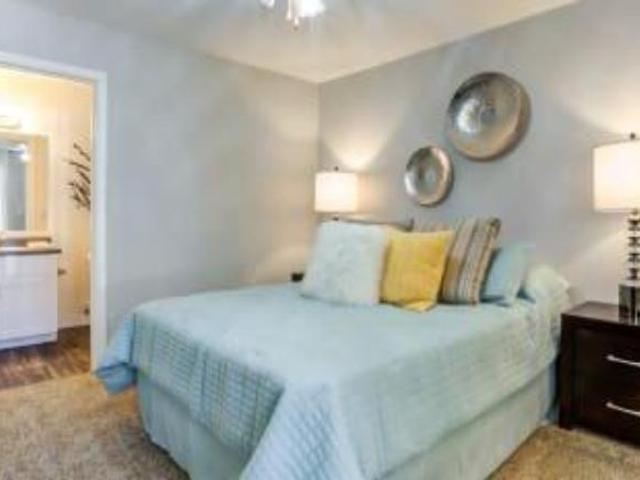2 Br, 2 bath, Apartment 3220 W Ina Rd