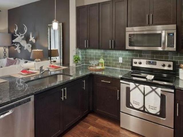 2 Br, 2 bath, Apartment 3301 Hudnall St