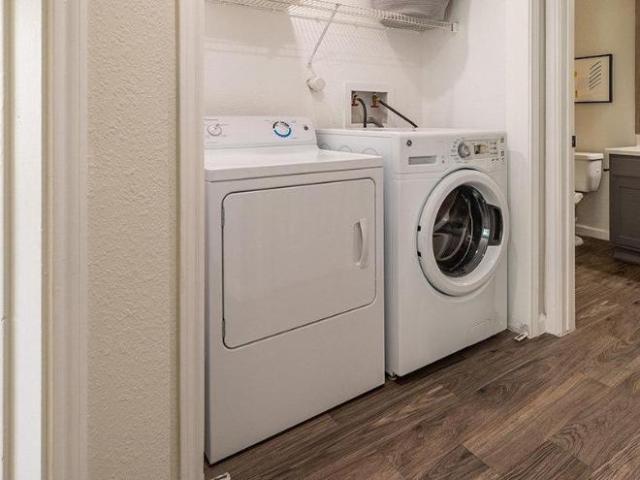 2 Br, 2 bath, Apartment 3305 Calle Cuervo NW
