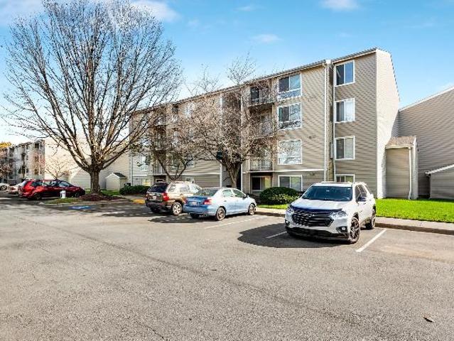 2 Br, 2 bath, Apartment 3310 Teagarden Cir