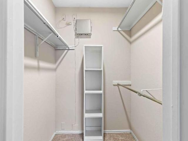 2 Br, 2 bath, Apartment 3330 Country Square Dr