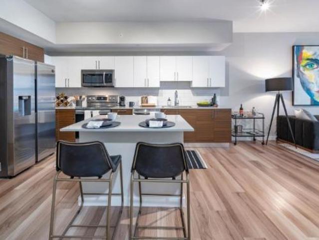2 Br, 2 bath, Apartment 333 N University Dr